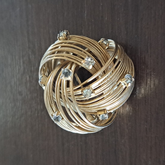 Unbranded | Jewelry | Chunky Wire Brooch With Rhinestones Goldtone ...